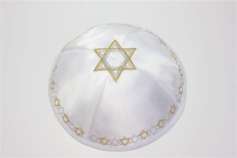 Kippah Vs Yarmulke Difference And Comparison