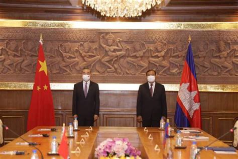 ឯកឧត្តម វ៉ាង យី ជួបពិភាក្សាជាមួយឯកឧត្តមប្រាក់ សុខុន នៅទីស្តីការក្រសួងការបរទេស ក្រសួងព័ត៌មាន