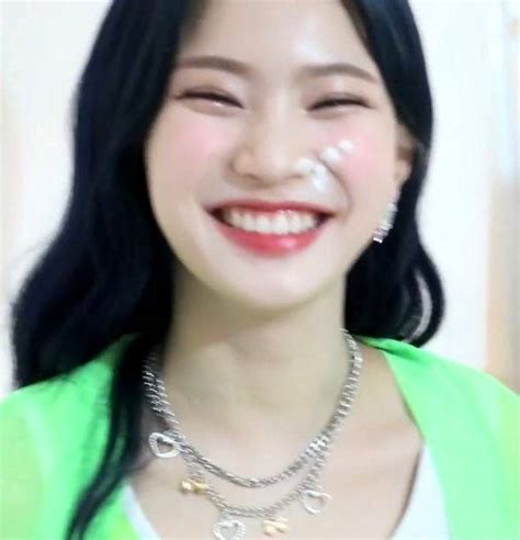 Stayc Community Post 스테이씨이름눈감고쓰기 배수밍 버3가은 이라뎓 웅기은 심자듄 잗디은 와