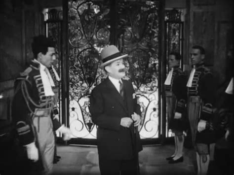 Смотреть Тайна Эйфелевой башни онлайн Фильм Etvnet