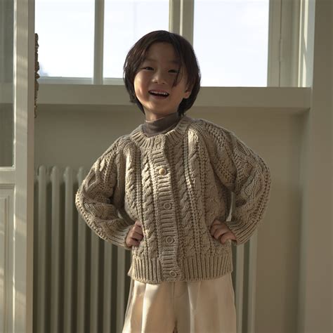 라무드파파 다음주월요일오픈 꼭 한번 만들어보고 싶었던 머리 속에만 있던 니트 가디건을 드디어 만들었어요 라무드파파만의 색감 디자인 핏 가득 담아 옷장에 두고