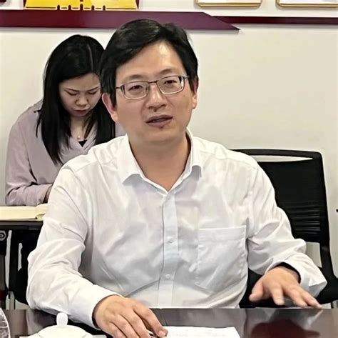 【动态】副区长杨松赴区政务服务办、区行政服务中心调研澎湃号·政务澎湃新闻 The Paper