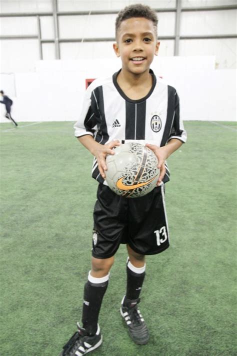 Niños Latinos Que Juegan Fútbol En Madison Tienen Habilidades