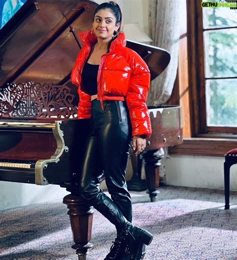 Twinkle Arora Wiki Biography Age Gallery Spouse And More