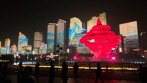 上合青岛峰会灯光焰火艺术表演现场图来了 海报新闻
