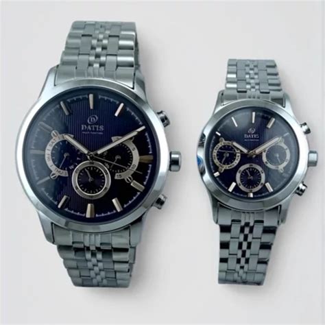 خرید و قیمت ساعت زنانه مردانه سه موتوره داتیس بند فلزی صفحه سورمه ای از