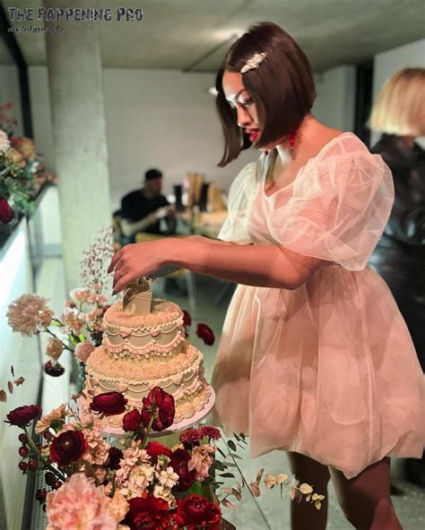 Pregnant Tiffany Hsu Exposed Her Panties Upskirt 8 Photos The