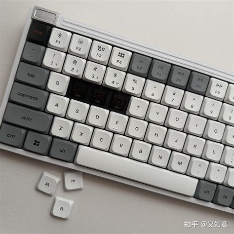 三模矮轴机械键盘新标杆！skn毕方矮轴机械键盘体验分享：小巧便携、触发灵敏、键程超爽！ 知乎