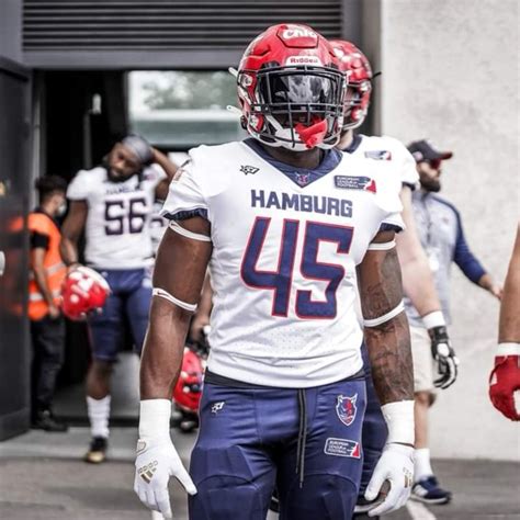 Jeremy Sarfo Foot Bowl