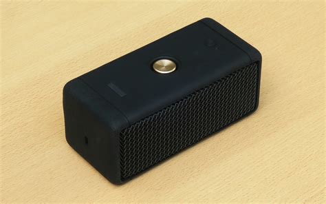 Малогабаритная Bluetooth-колонка Marshall Emberton с Алиэкспресс. Почти ...