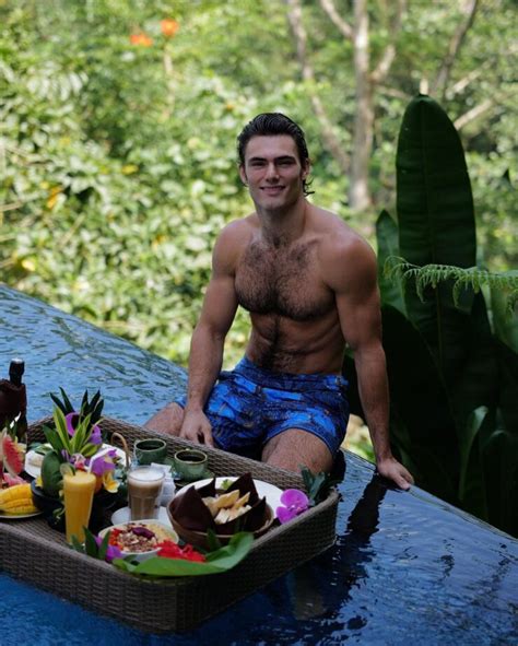 Levi Conelys Height Weight Net Worth Age Birthday And Wiki Fun Photo Box