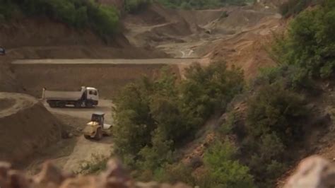 Владата ја поништи одлуката за спојување на концесиите за рудникот „Иловица Штука Youtube