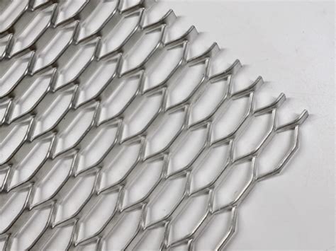 新型、灵活的钢板网天花板