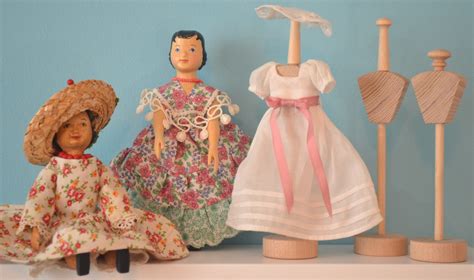 6 Hitty Doll Costume Stand