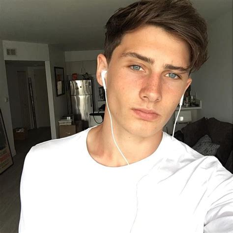 Épinglé Sur Vêtements