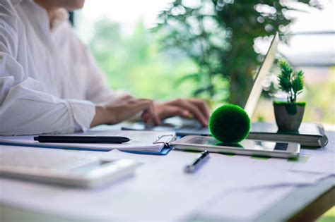 Analyzing Green Building Performance Metrics During Business Meeting Data Analysis Green