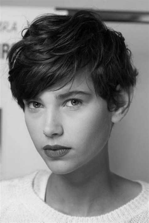 30 Stunning Curly And Straight Pixie Haircuts 2025 Styles Weekly