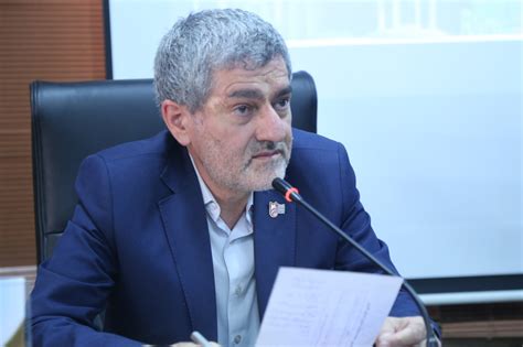 لزوم تبدیل بعضی از مراکز دانشگاه آزاد اسلامی به پارک‌های علم و فناوری خبرگزاری صدا و سیما