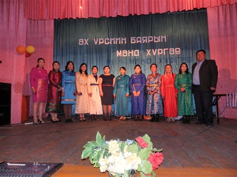 Эх үрсийн баяраар алдарт ээжүүд одонгоо гардан авлаа