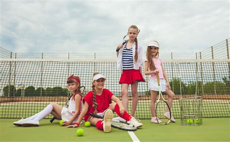 Дітям сиротам які втратили на війні батьків проведуть безкоштовні тренування з тенісу