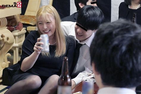 「ヤリマンはママになってもヤリマン 法事で5年ぶりに再会した同級生たちにヤラれた金髪喪服ギャル 伊南えりか」：エロ動画・アダルトビデオ