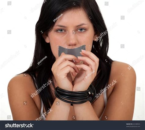 Покажи видео связанных девушек