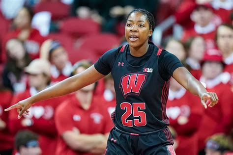 Former Wisconsin Forward Serah Williams Transferring To Uconn Yahoo