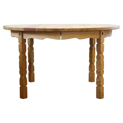 Danish Round Extendable Dining Table Of Oak In Henning Kjærnulf Style Ø