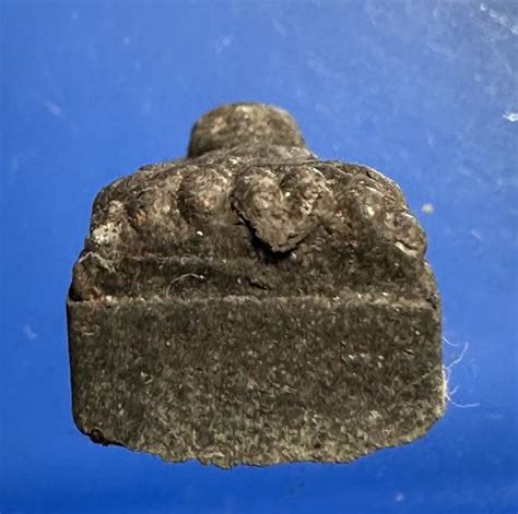 หลวงพ่อทวด เนื้อว่านมงคลผสมผงเหล็กไหล พิมพ์พระรอด วัดห้วยมงคล ประจวบคีรีขันธ์ Ennxo