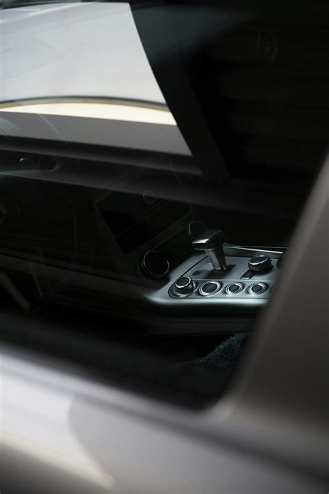 검은 색 레버가있는 검은 색 자동차 문 사진 Unsplash의 무료 뉘른베르크 이미지