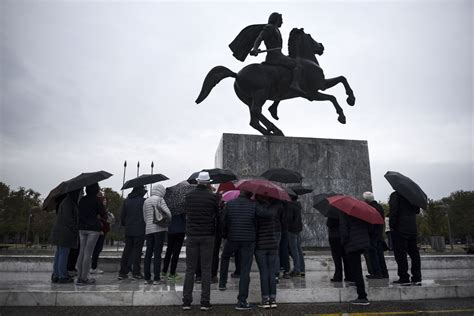 Celebrating the 'failed' FYROM name referendum? Not so fast! | Neos Kosmos