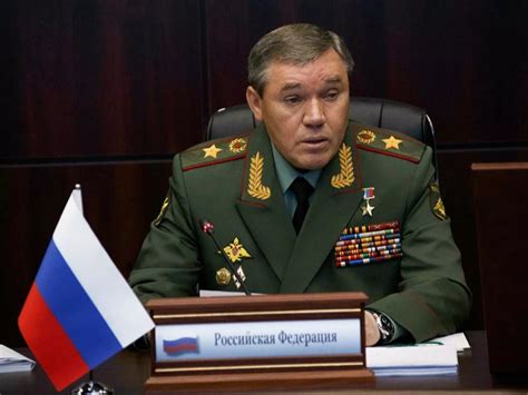 ОХУ ын Зэвсэгт хүчний жанжин штабын дарга В Герасимов шархдаж бие хамгаалагч амь эрсджээ Isee Mn