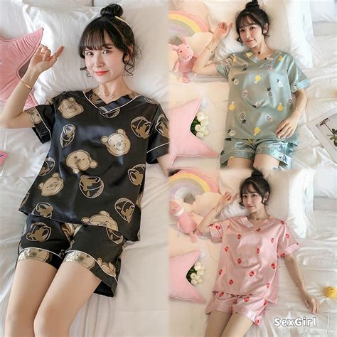 Sexy Girl เซ็ตชุดนอน ชุดนอนสองชิ้น วัสดุซาติน สวมใส่สบาย พร้อมส่งจากไทยครับ（h9295） Shopee Thailand