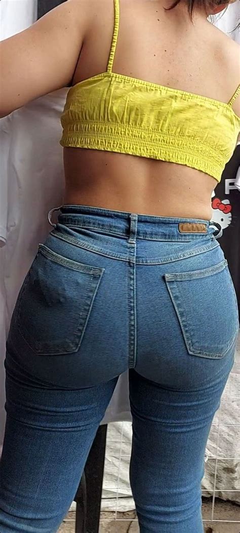 Guapa Chica Mexicana Con Curvas En Jeans Apretados Mujeres Bellas En