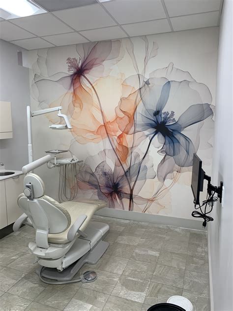 Фотошпалери Дівчина з лініями різнокольоровими квітами Nrw02543 купити на замовлення в інтернет