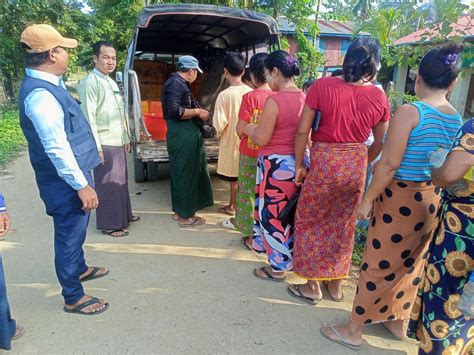 မြေပုံမြို့ မြောက်ပိုင်းရပ်ကွက်ရှိ ပြည်သူများသို့ စားသုံးဆီ ၁ ပိဿာလျှင