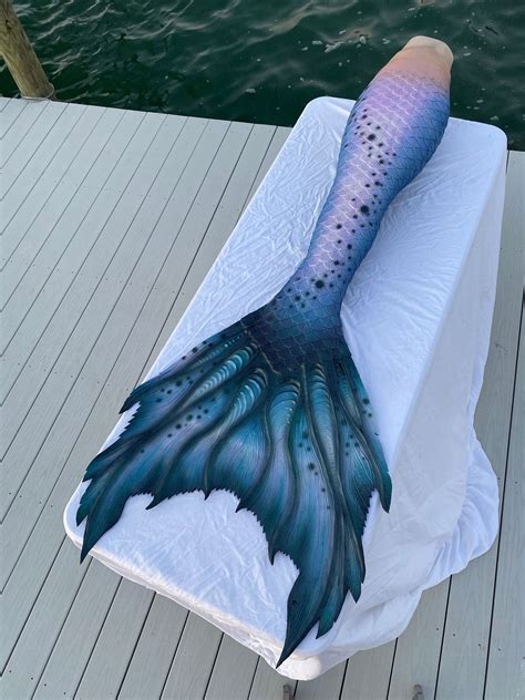 Pin By 💜 Kamellow 💜 On Beach Beauties In 2024 Pretty Mermaids Mermaid Tails Mermaid Tale