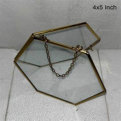 Golden Hexagonal Glass Hanging Photo Frame For Decoration Size 4x5