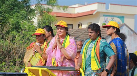 అరాచక వాదులను ఓడించండి ప్రసన్నపై ప్రశాంతి రెడ్డి మండిపాటు Clock Of