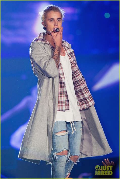 Justin Bieber Begins Purpose World Tour In Seattle Peep The