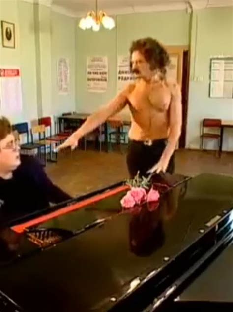 ГОРОДОК Солист из кабаре Голый Вася юмор смех прикол Youtube