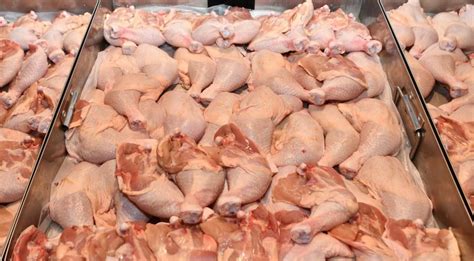 “พาณิชย์” เผย “ไก่สด” ราคาเริ่มลดลง แต่ “เนื้อหมู” ยังทรงตัว