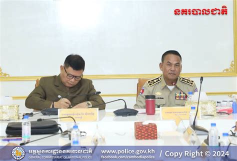 ឯកឧត្តមសន្តិបណ្ឌិត ឆៃ ស៊ីណារិទ្ធ និងឯកឧត្តម នាយឧត្តមសេនីយ៍ ស ថេត