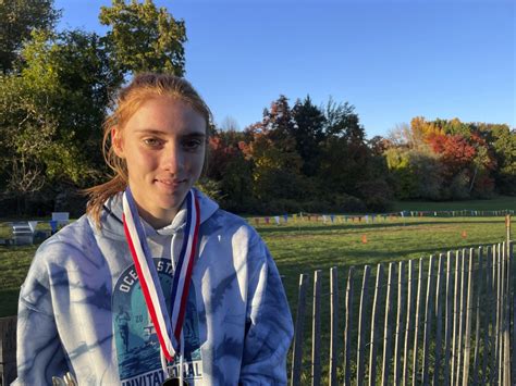 Newingtons Katie Bohlke Focuses On Cross Country Wins Ccc Title Hartford Courant