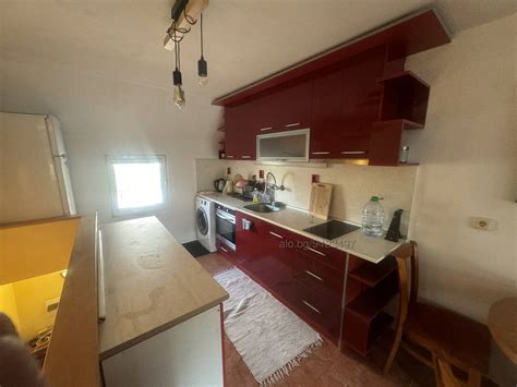 София Тристаен Апартамент Младост 1 Тристаен апартамент под наем 85 кв м Обзаведен Първи жилищен