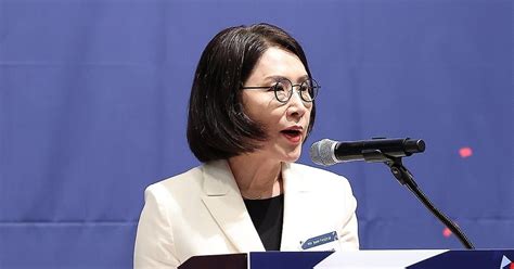 축사하는 강인선 차관