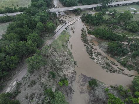 တက္ကဆက်တွင် မိုးကြီးရေလျှံမှုကြောင့် ၂၄ ဦး သေဆုံးပြီး လူပေါင်းဒါဇင်နဲ့ချီ ပျောက်ဆုံး