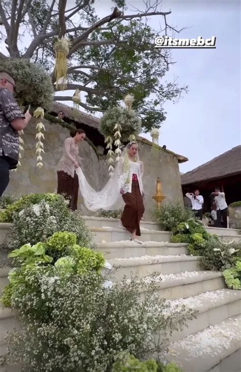 11 Pictures Of Aishah Sinclair Ashrafs Late Sister As Bridesmaid At Bcl And Tiko Aryawardhana