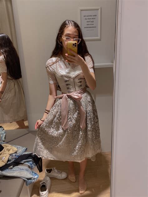 What To Wear To Oktoberfest 2025 Complete Outfit Guide