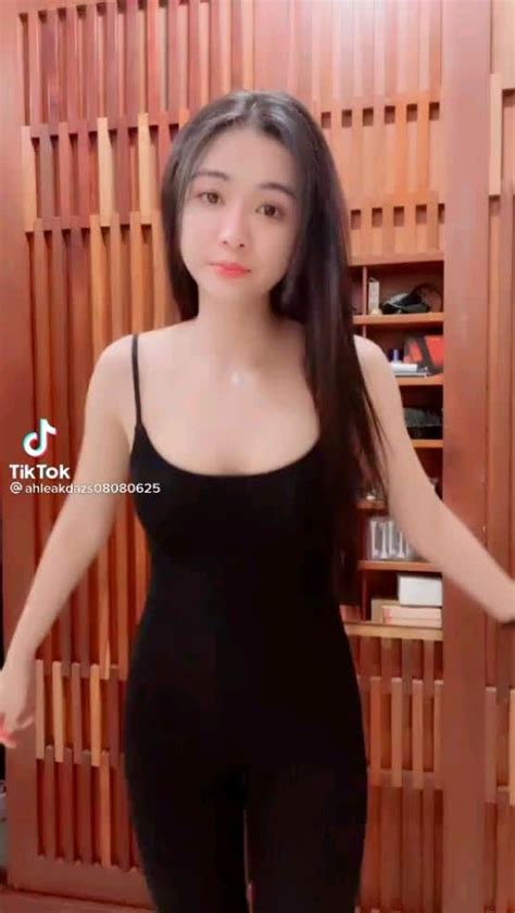 Wow ស្រីស្អាតរាំ Tnaot